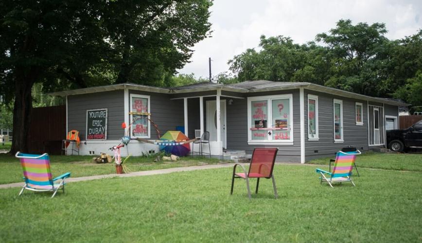 Home adorned with cryptic messages under city's scrutiny | Arts & Life ...