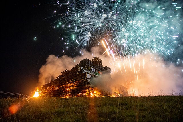UNT bonfire lights up the night | Arts & Life | ntdaily.com