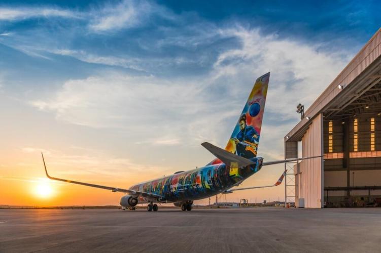 Blind artist’s painting soars to new heights | Arts & Life | ntdaily.com