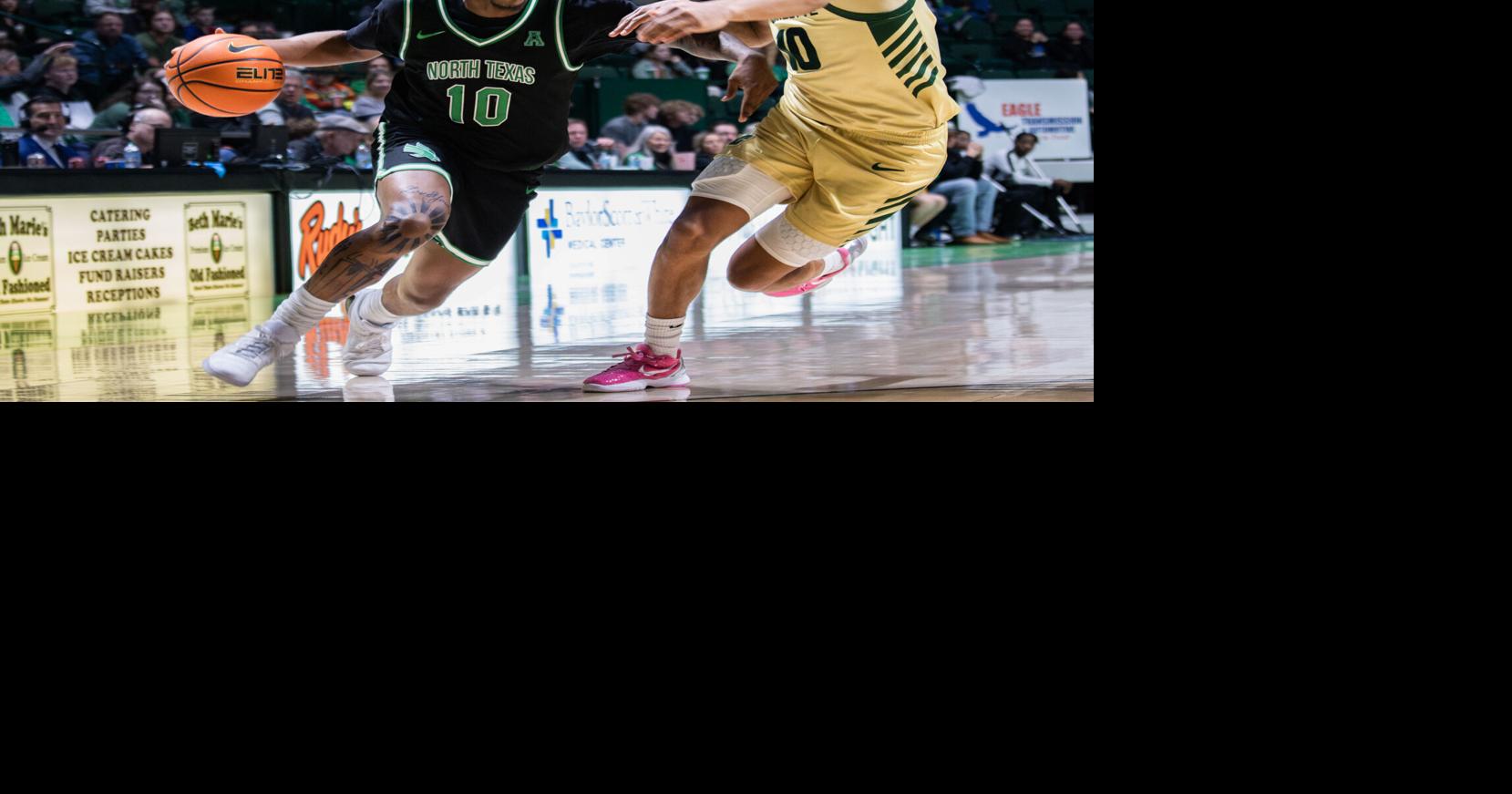 Senior guard Atin Wright drops 42 points, leading men’s basketball to ...