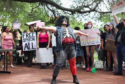 Federal appeals court allows Texas to enforce drag ban following new ...