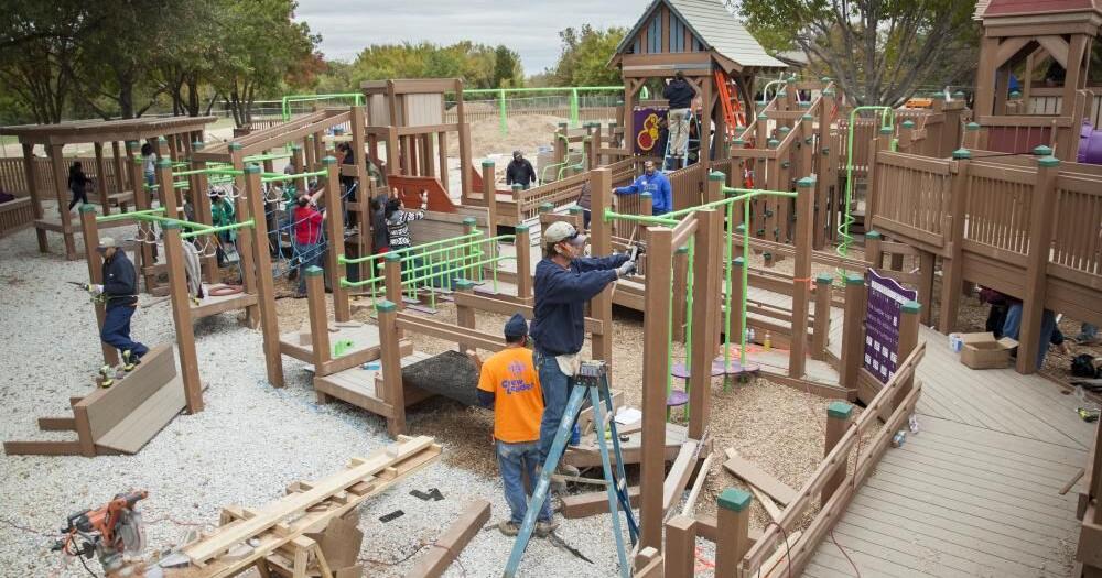 UNT Greek organizations aid in construction of Eureka 2 Project | Arts ...