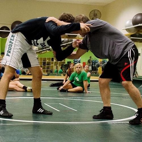New coach sparks competition for wrestling club | Sports | ntdaily.com