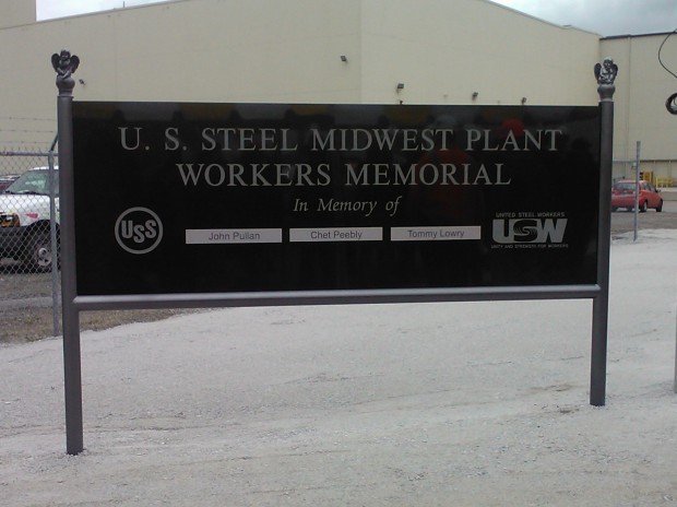 Steelworkers memorialize fallen workers