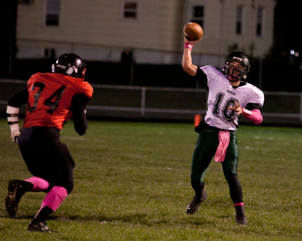 Whiting's Veloz leads Oilers as a coach on the field