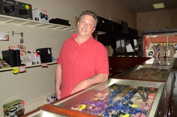 Star of hit reality series opens new pawn shop in Hammond