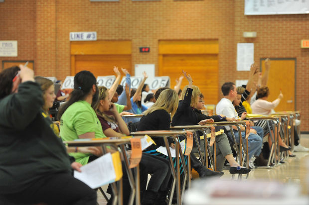 Junior division entrants compete in Indiana Academic Spell Bowl