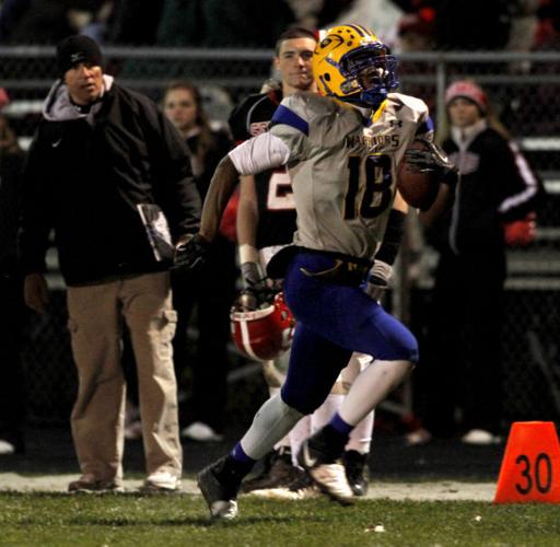 Crete-Monee's Stringer to play football at Indiana