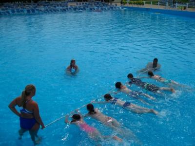 Deep River Waterpark participates in 'World's Largest Swim Lesson'