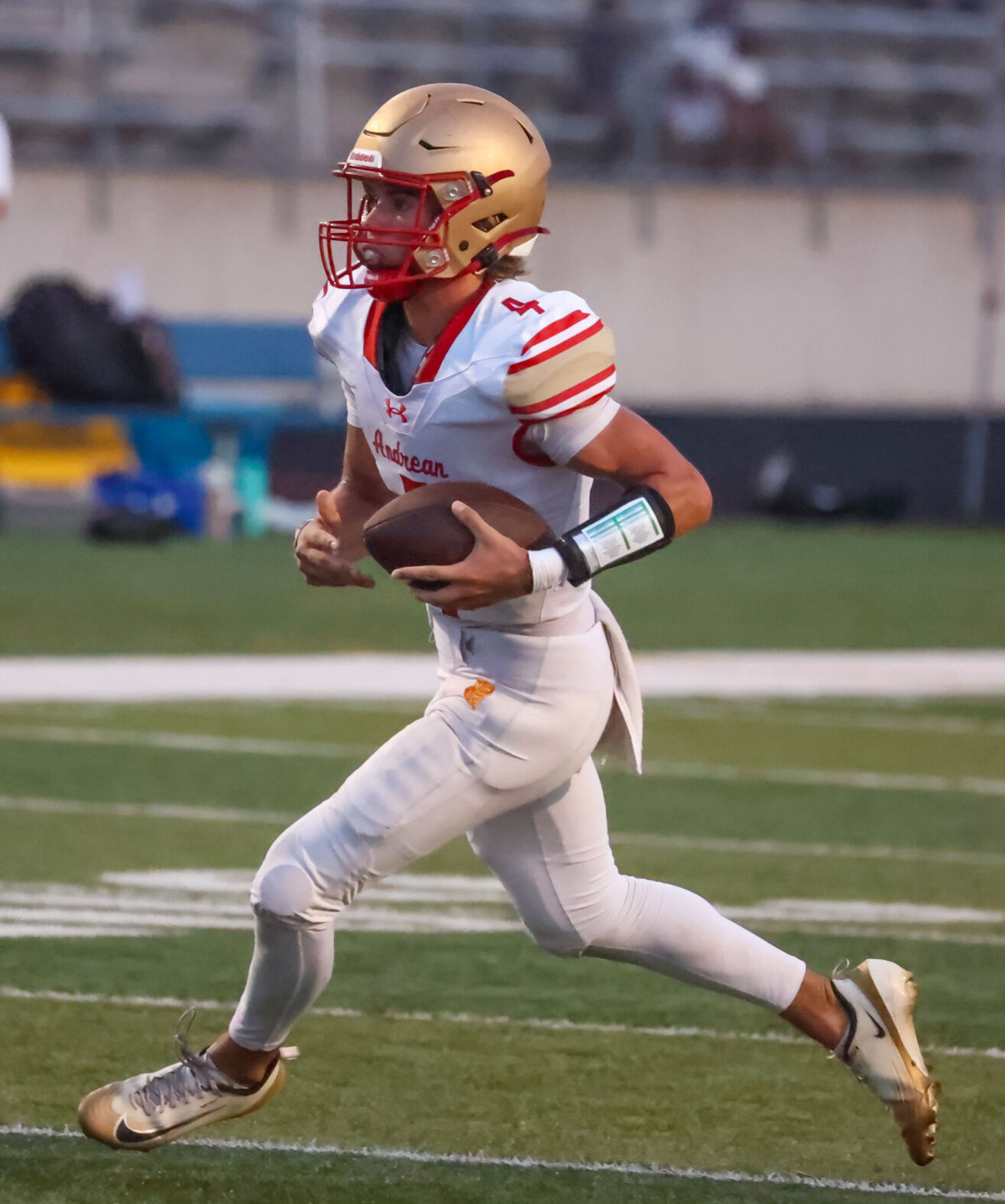 Lake Central quarterback commits to Air Force