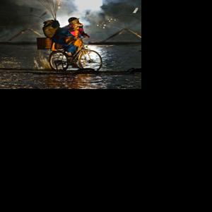 OFFBEAT: Chicago Shakespeare Theater bringing free 'Water Fools' to ...