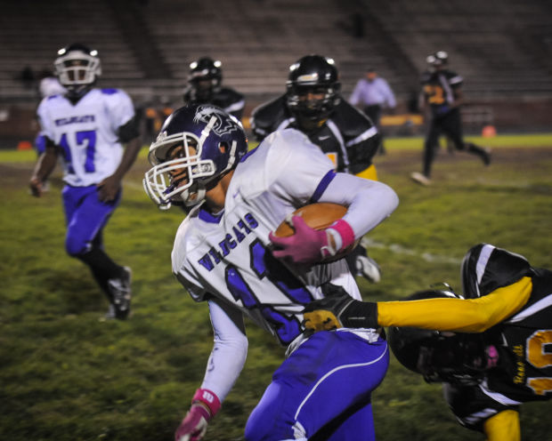 FRIDAY'S PREP FOOTBALL ROUNDUP: Roberson leads Hammond to win