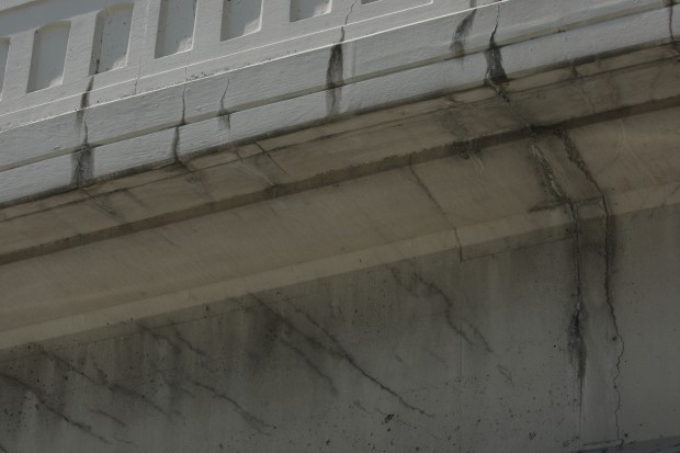 Valpo prof tries to crack case of MLK bridge defects