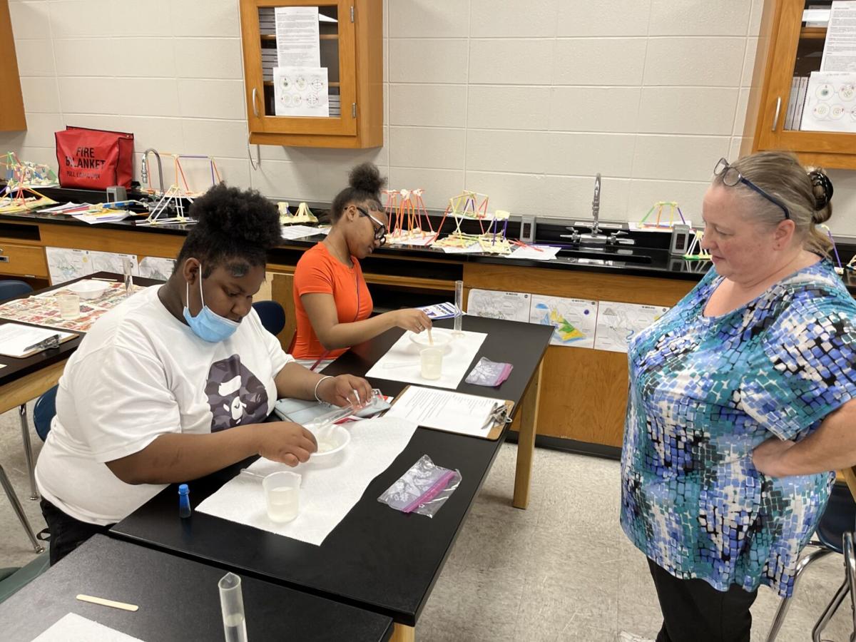 Scott Middle School hosts STEM Night for students, families