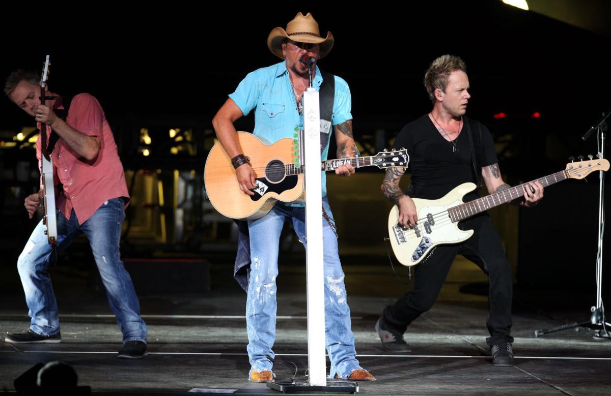 Jason Aldean burns it down in Tinley | Entertainment | nwitimes.com