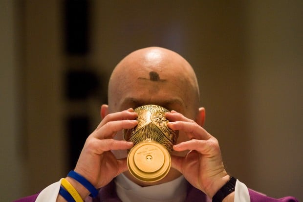 Symbolic time of sacrifice, service begins for Christians