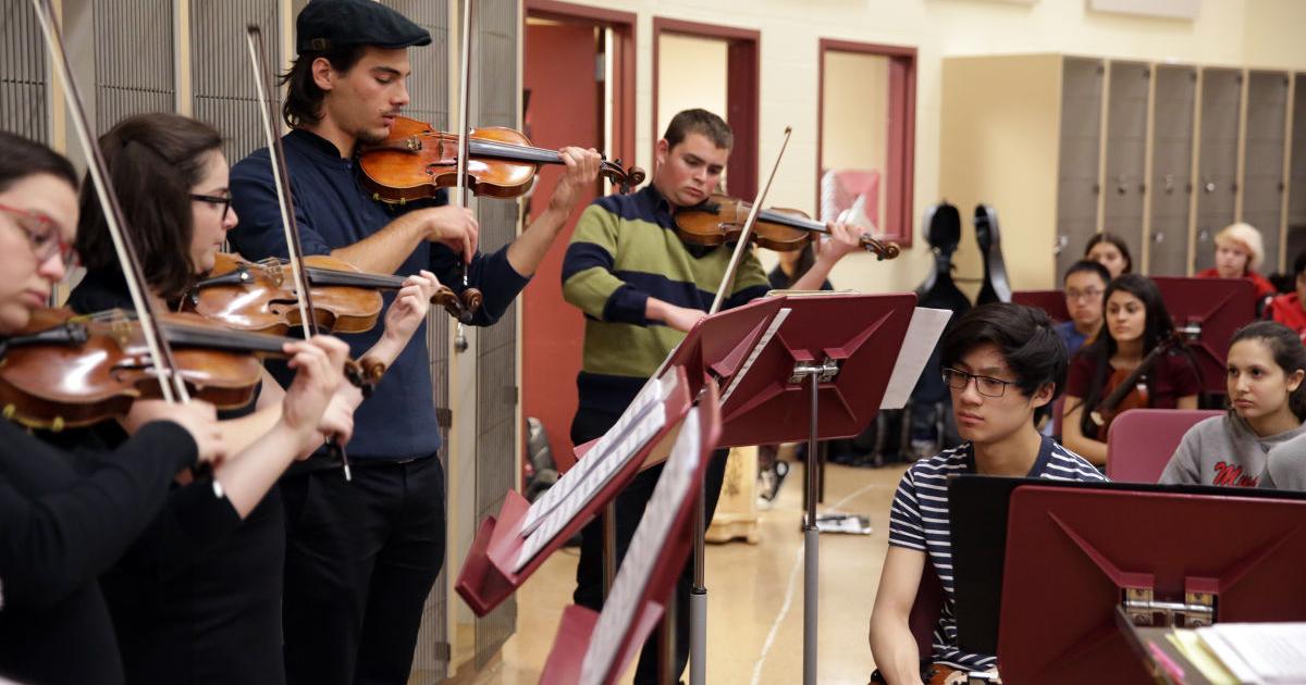 Master violinists perform for Munster orchestra