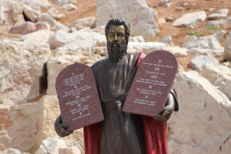 10 commandments moses mount