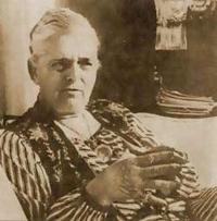 Despite 'fruitcake' lady's death, she's earned her pop culture footnote