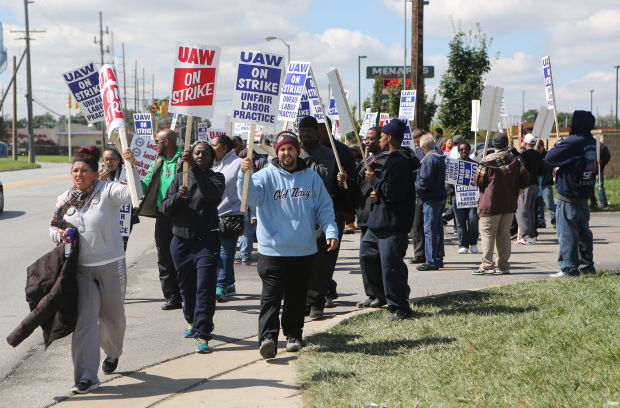 Hundreds of workers on strike at Lear Corp. plant