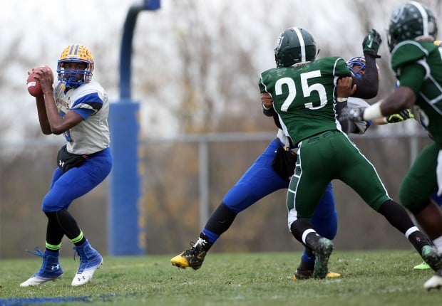 Crete-Monee football team survives upset bid; tops Peoria Richwoods