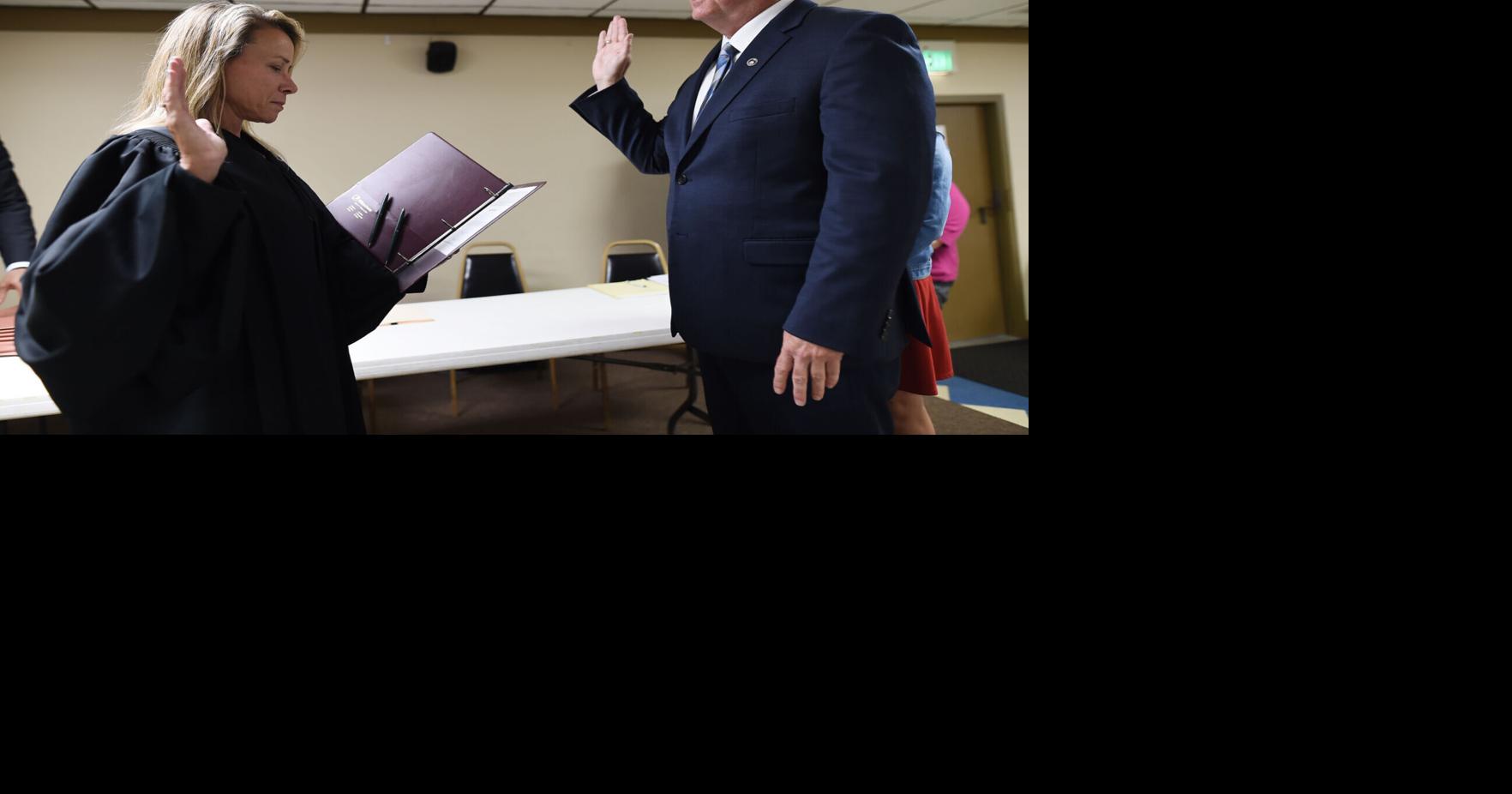 'Your new mayor, Pete Land:' Longtime Crown Point Police Chief replaces ...