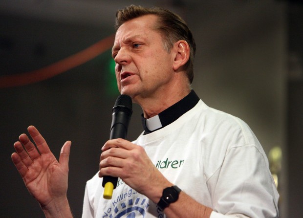 Pfleger delivers powerful speech, sermon, plea at IUN conference