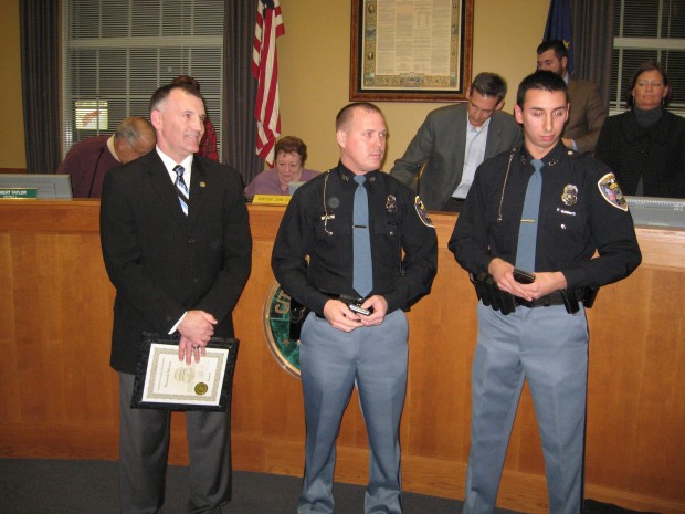 Valparaiso police officers honored for actions during hostage crisis