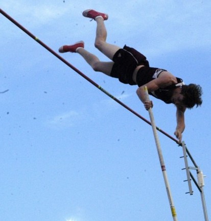 Chesterton's Zosso aiming for pole vault title