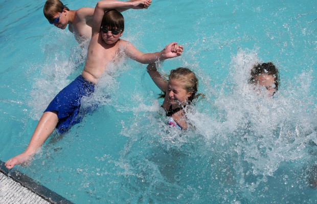 Hobart pool celebrates 50th anniversary with Sunday splash