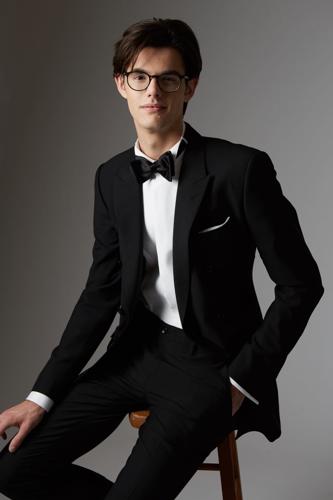 Music Under Glass concert features pianist Thomas Nickell