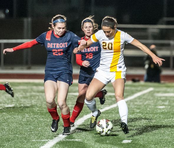 Cronin’s late goal leads Valparaiso to title