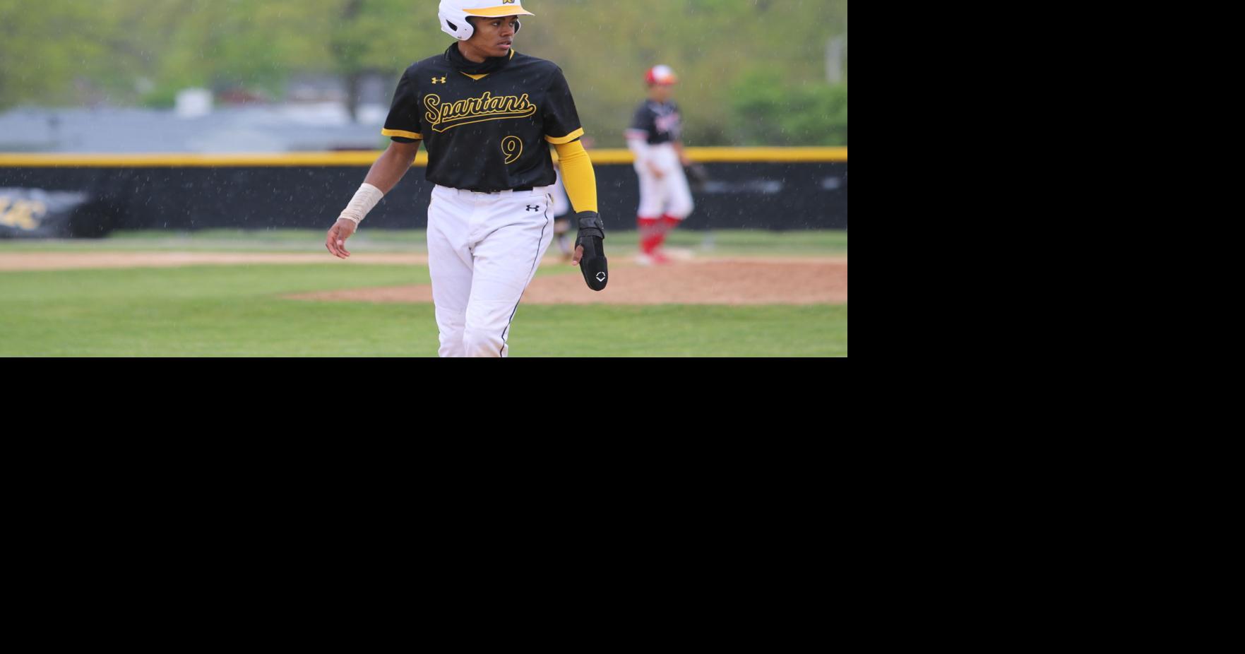 Marian Catholic's Donovan McIntyre passes on college, signs with San ...