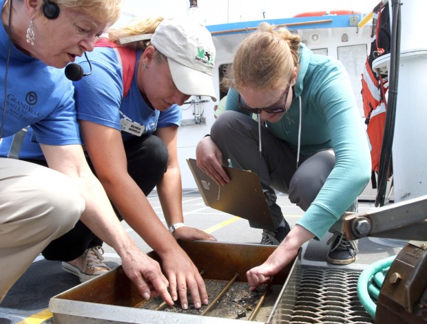 Floating laboratory provides Lake Michigan lessons