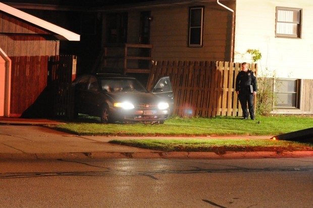 Man fatally shot in car behind his Griffith apartment