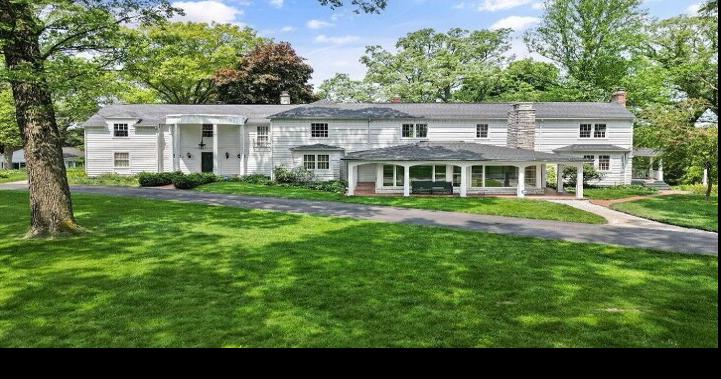 Charlie Finley's former home near LaPorte on the market