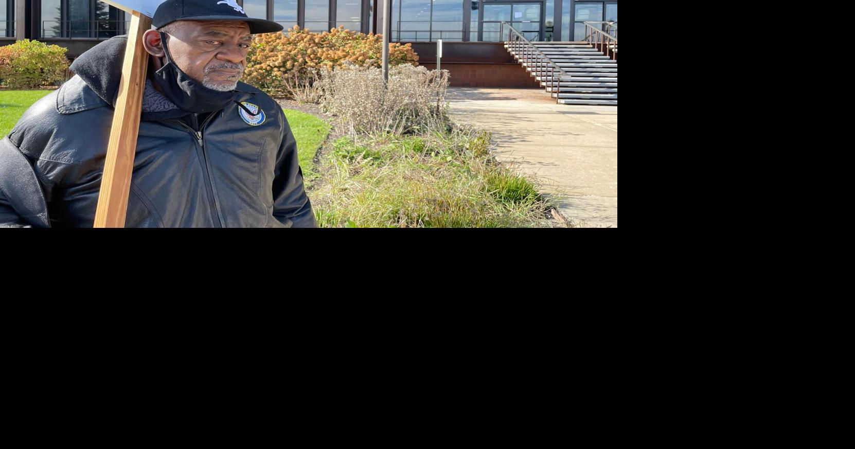 Marcus Lyons courthouse crucifixion protest lake county