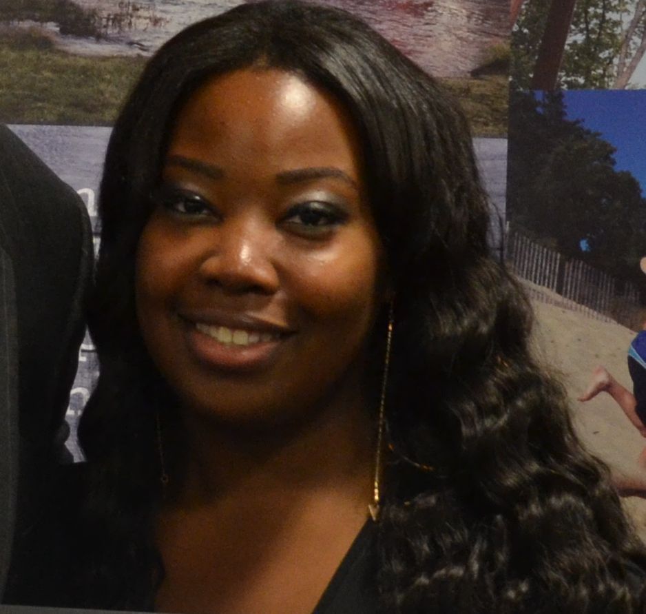 Kenyanna Johnson receives Hoosier Hospitality Award