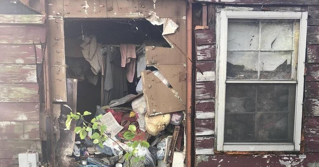 JERRY DAVICH: Compulsive hoarding reveals a cluttered mind as well as a ...