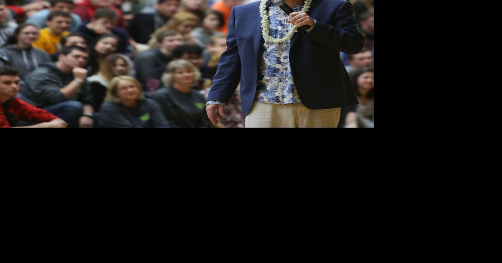 Comedian uses experiences to encourage change