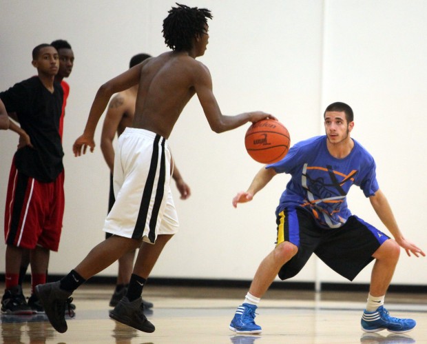 Crete-Monee boys basketball team excited for upcoming season