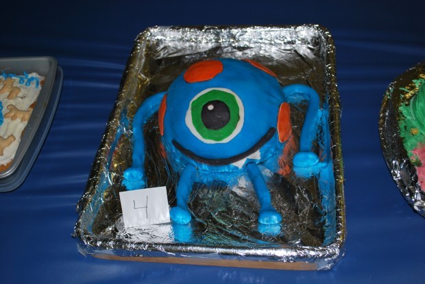 Scouts compete in cake contest