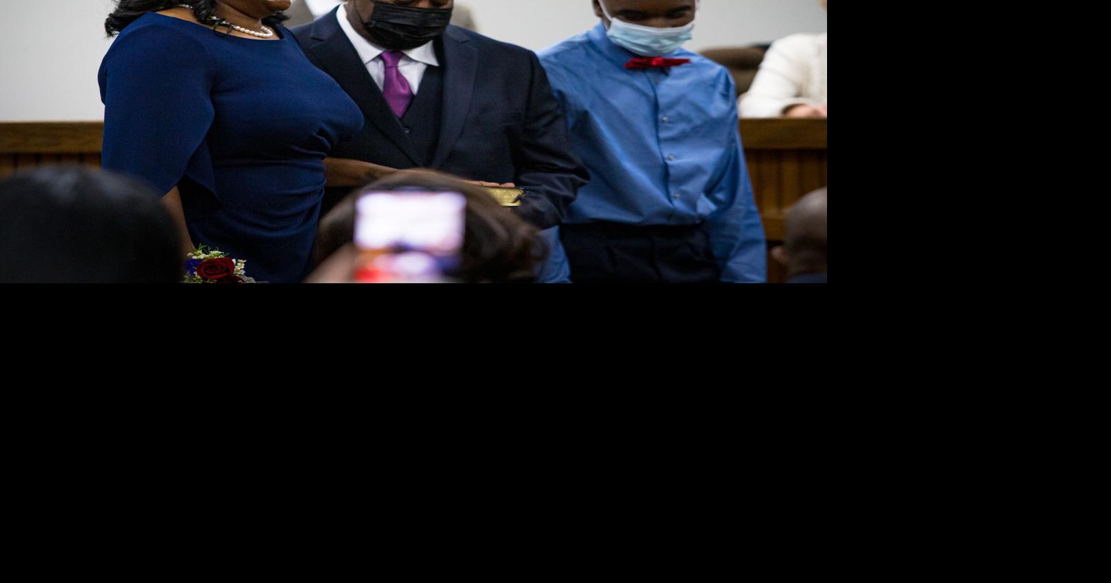 Jada Curry sworn is as Lynwood's first female mayor