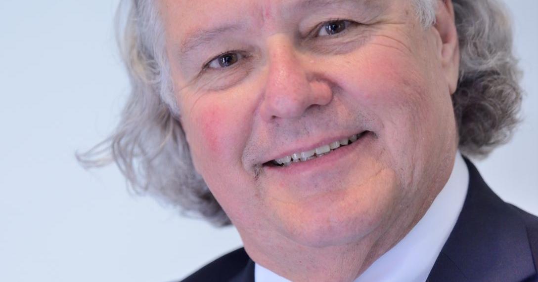 Dickerson quits U.S. Senate race