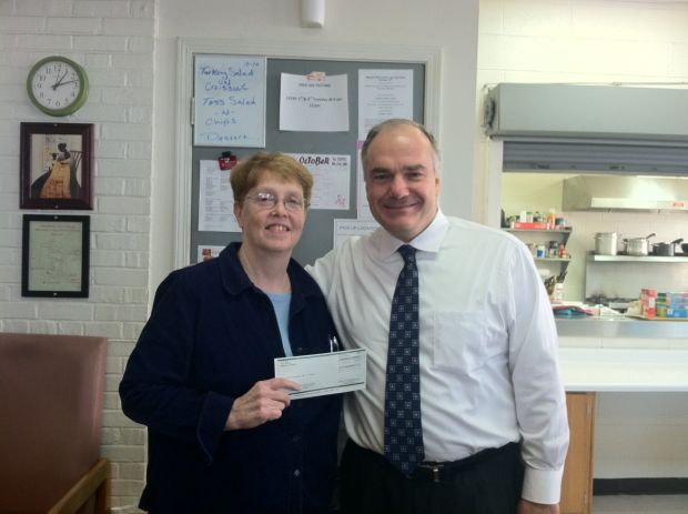 Strack & Van Til raises money for Sojourner Truth House