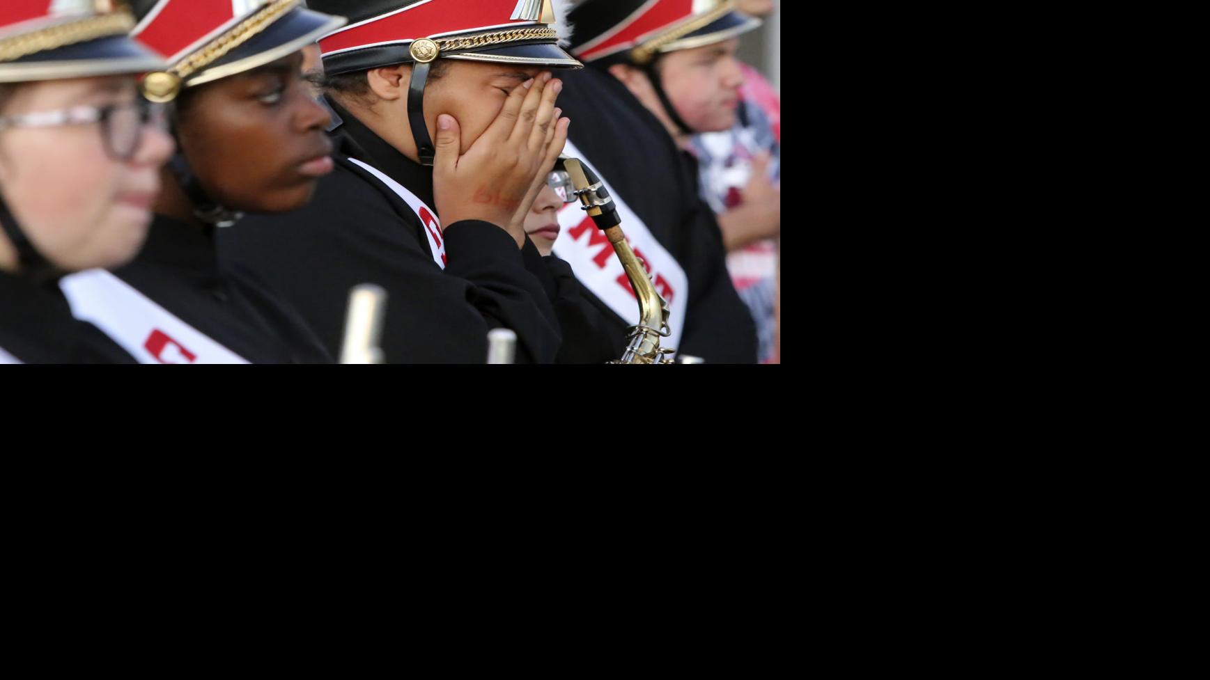 Calumet football team honors fallen teammate | NWI Preps Football ...