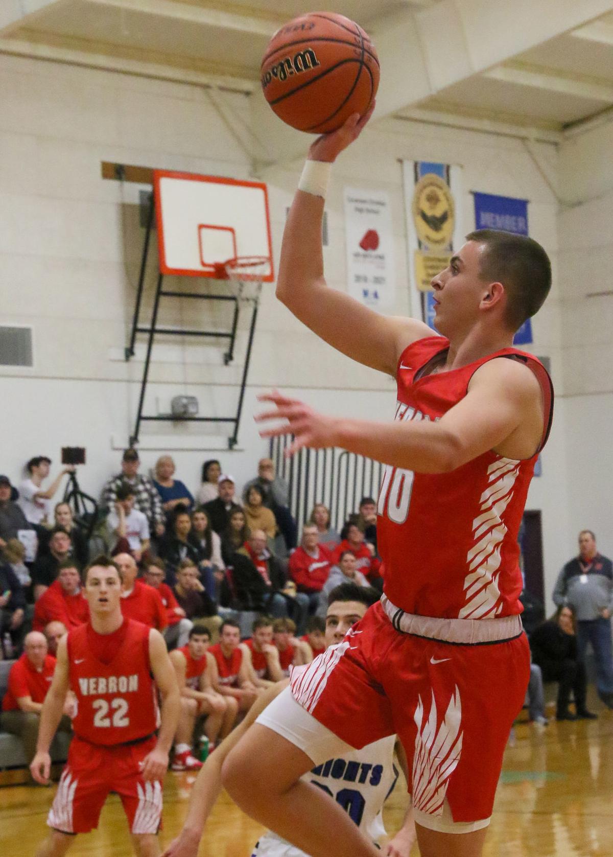 Boys basketball notes: Versatile big men Moore, Dukich lead Lake Station