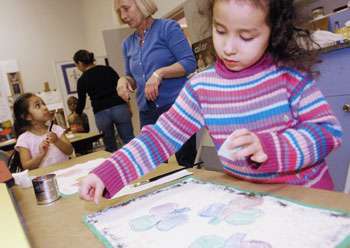Art for everyone|Activists downplay snooty image; cultivate everyday fans