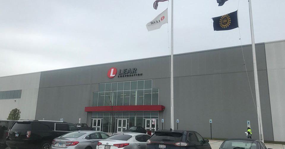Lear workers vote to approve 4th contract proposal