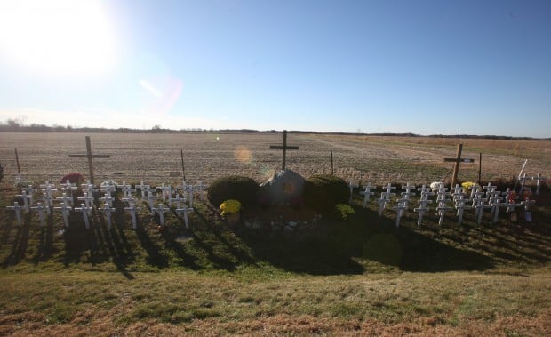 Recalling air crash tragedy | Digital Exclusives: Photo Galleries ...